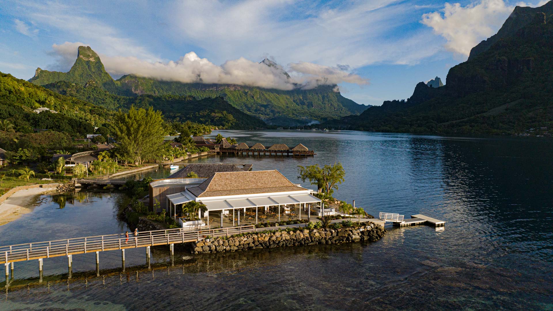 Un restaurant en bord de mer à Moorea - Le Cook's